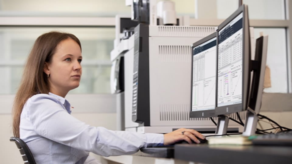 土壌中の半揮発性有機化合物（SVOC）の分析 | アジレント・テクノロジー